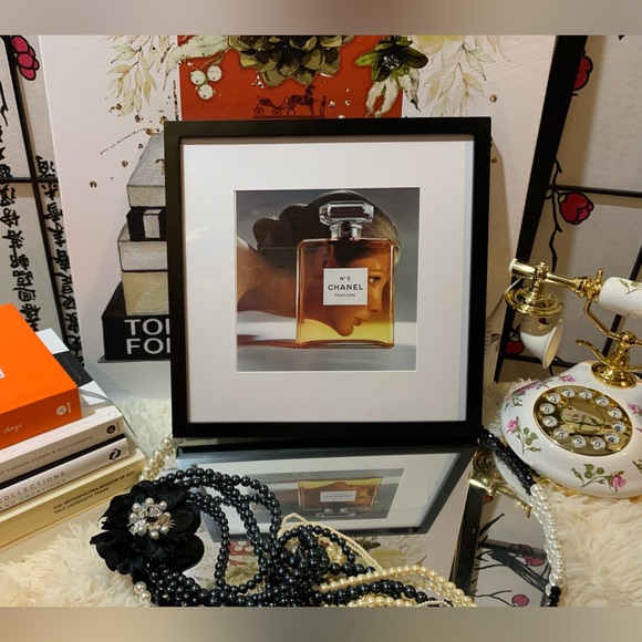 CHANEL | Wall Decor | Framed Chanel Ad Of N5 966 Vicky Hilbert Pleasure ...